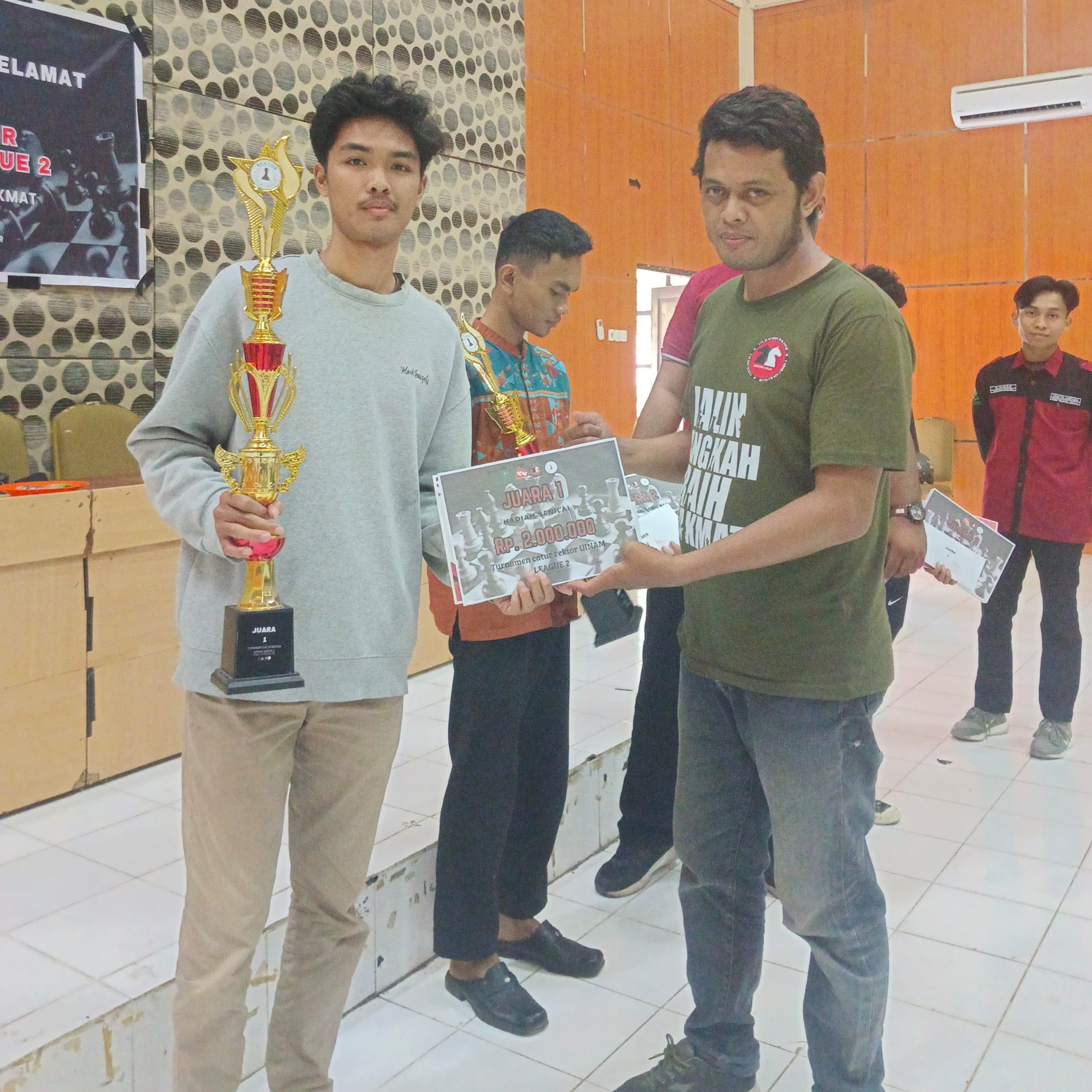 Mahasiswa FISIP UIM Torehkan Prestasi di Turnamen Catur Rektor UINAM ...