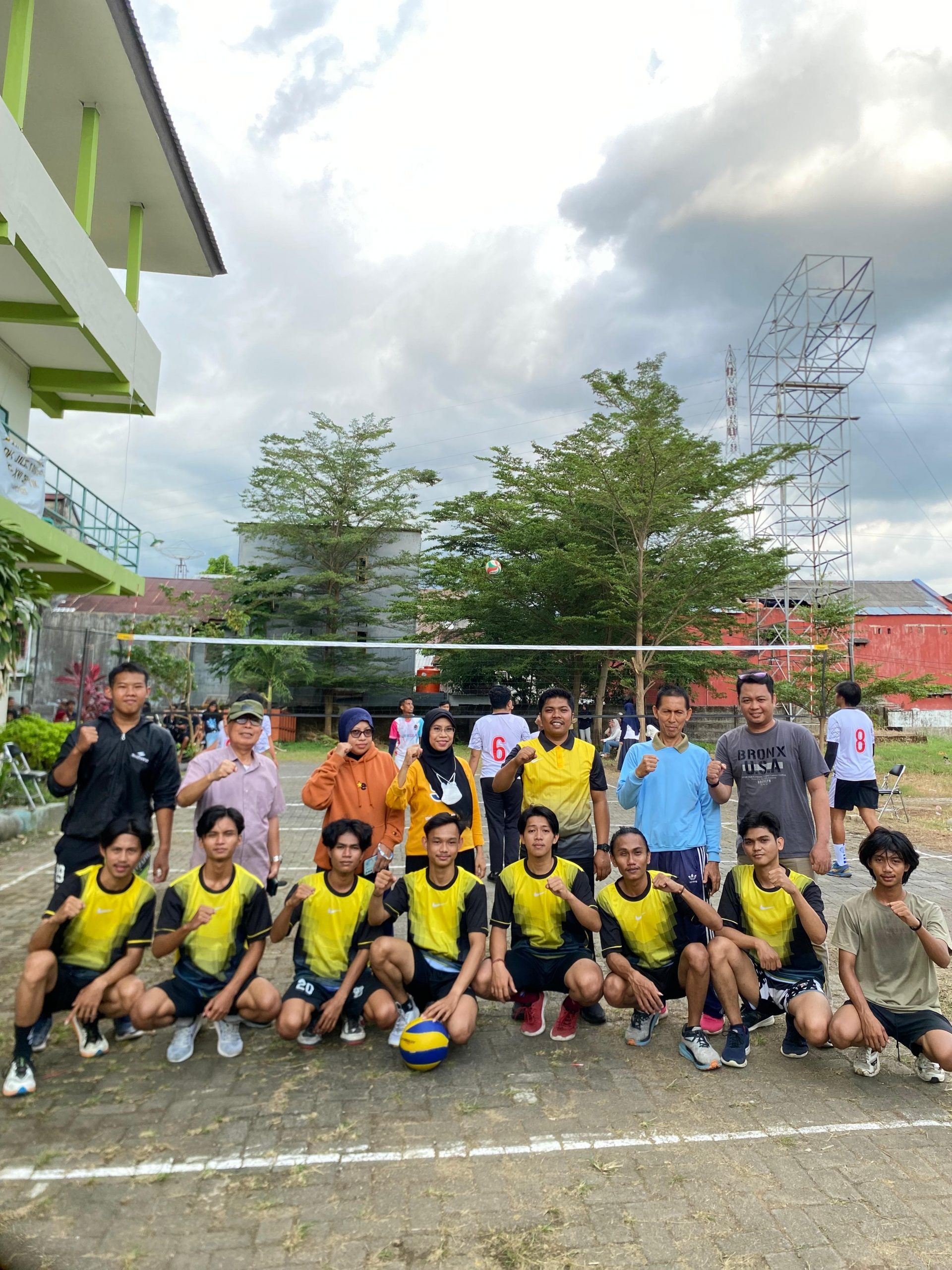 Tim Volly Putra dan Putri Fisip UIM Raih Juara Pertandingan Volly Dalam ...